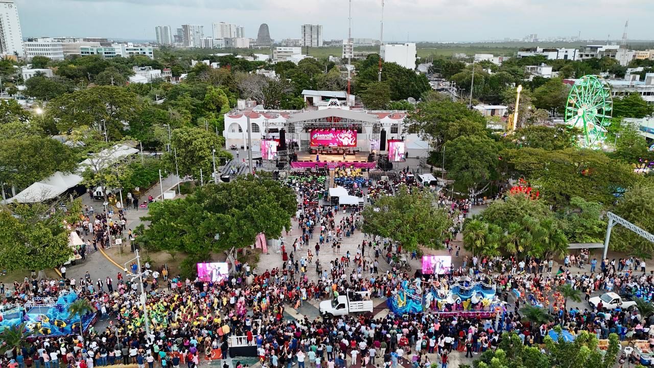 "Carnaval Cancún 2024" cautiva a cancunenses y turistas en su cuarto ...