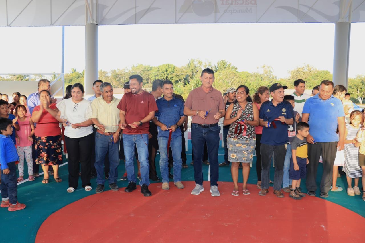 José Alfredo "Chepe" Contreras entrega nuevo espacio multideportivo en ...